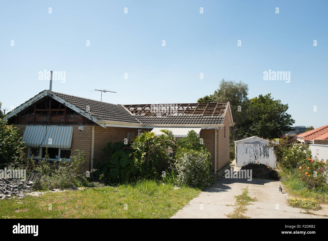 House for demolition Stock Photo - Alamy