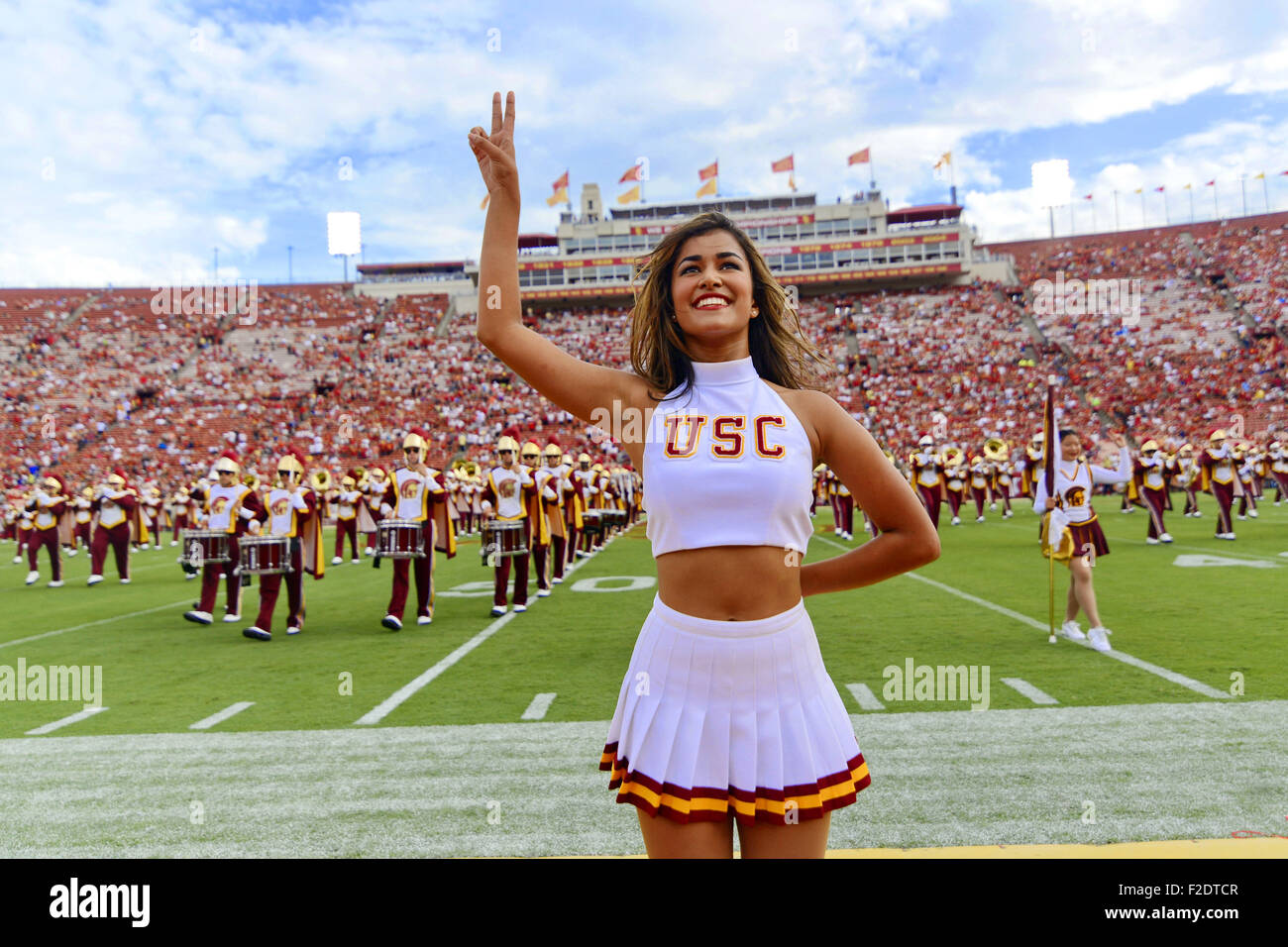 Usc trojans cheerleader 2015 hi-res stock photography and images - Alamy