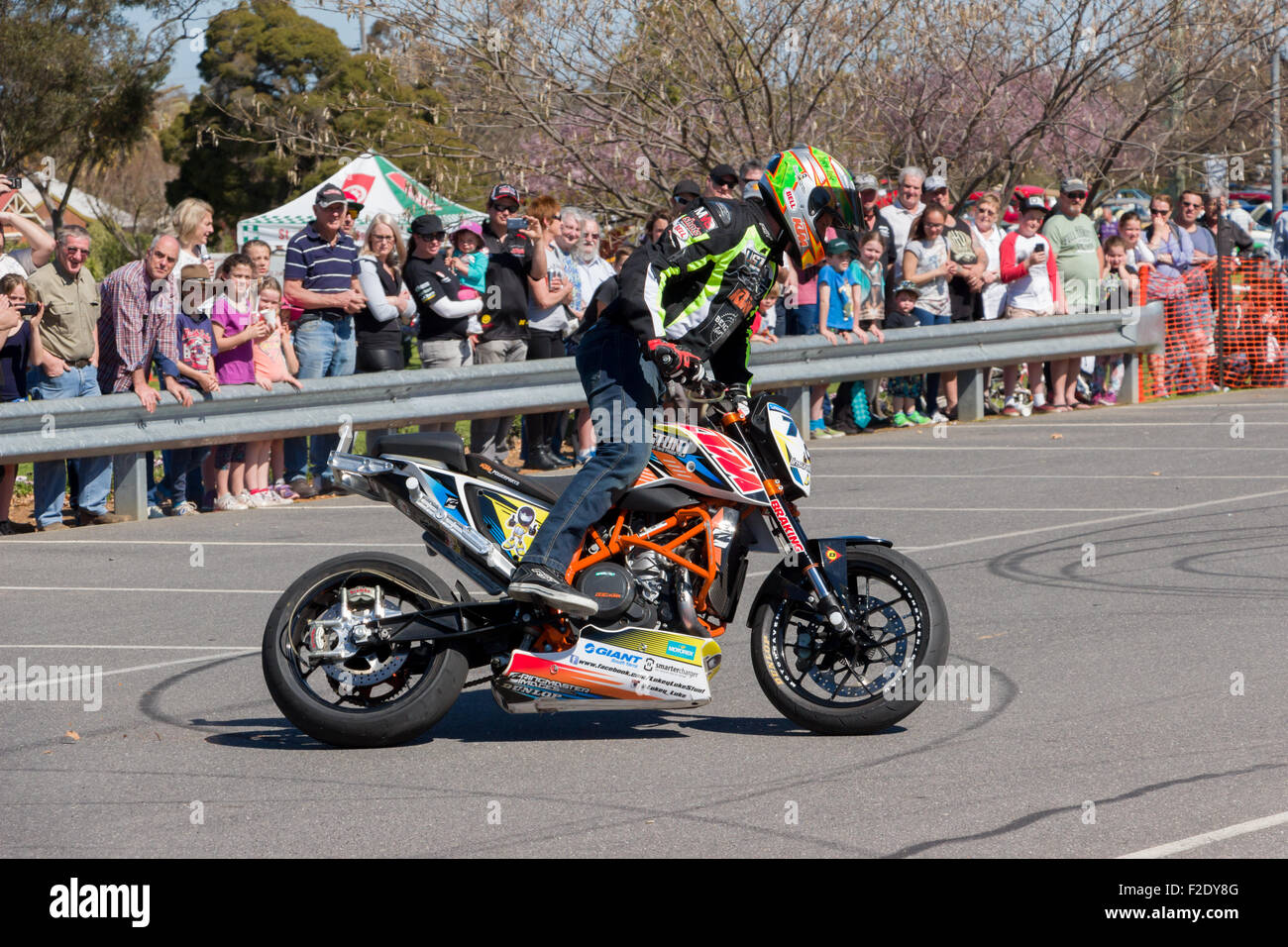 Stunt motorcycle hi-res stock photography and images - Alamy