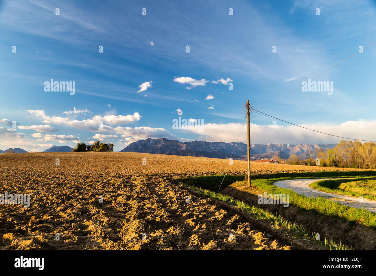 an abandoned and ruined farm in the fields of Italy Stock Photo - Alamy