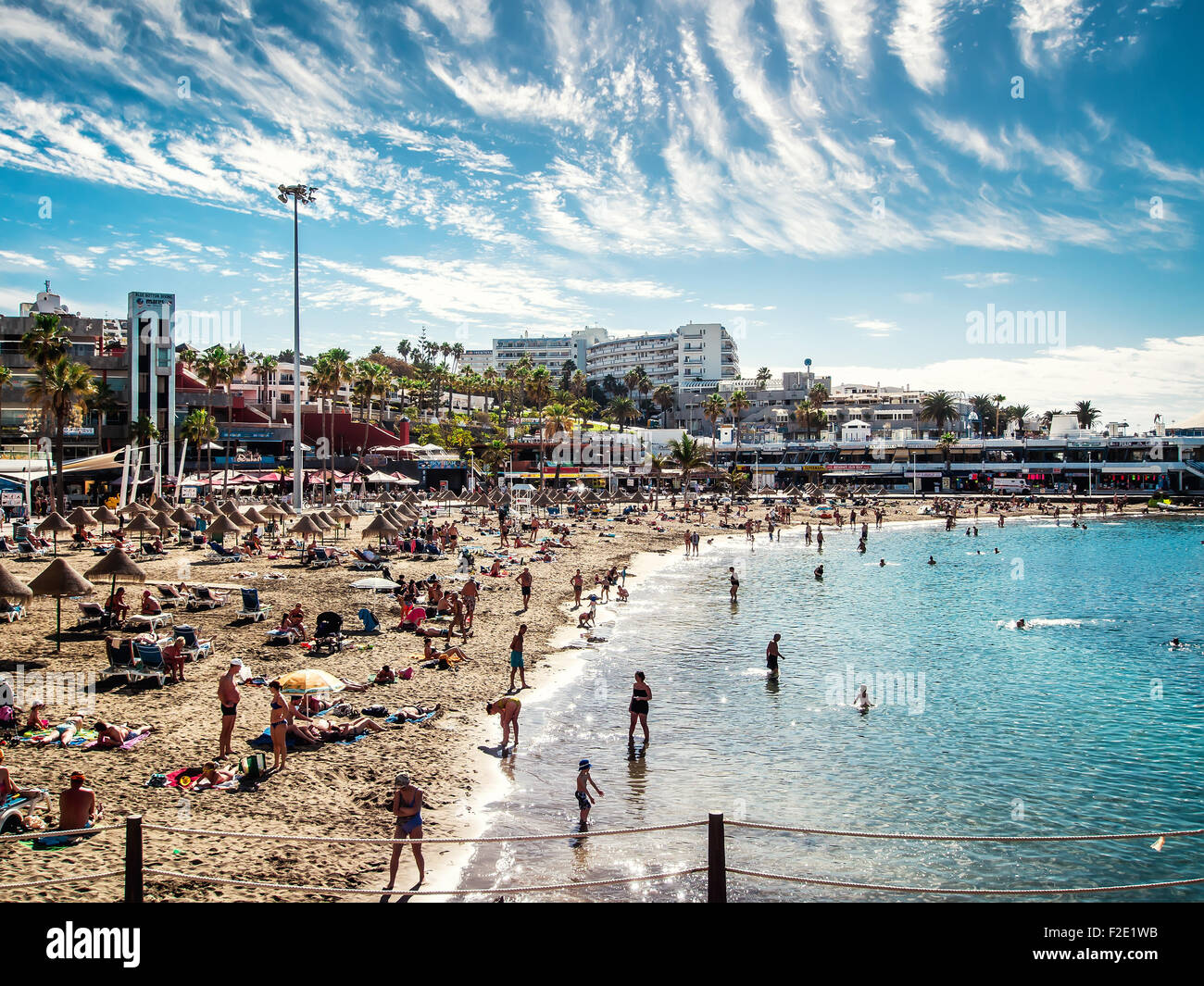 Crowd swimming hi-res stock photography and images - Alamy