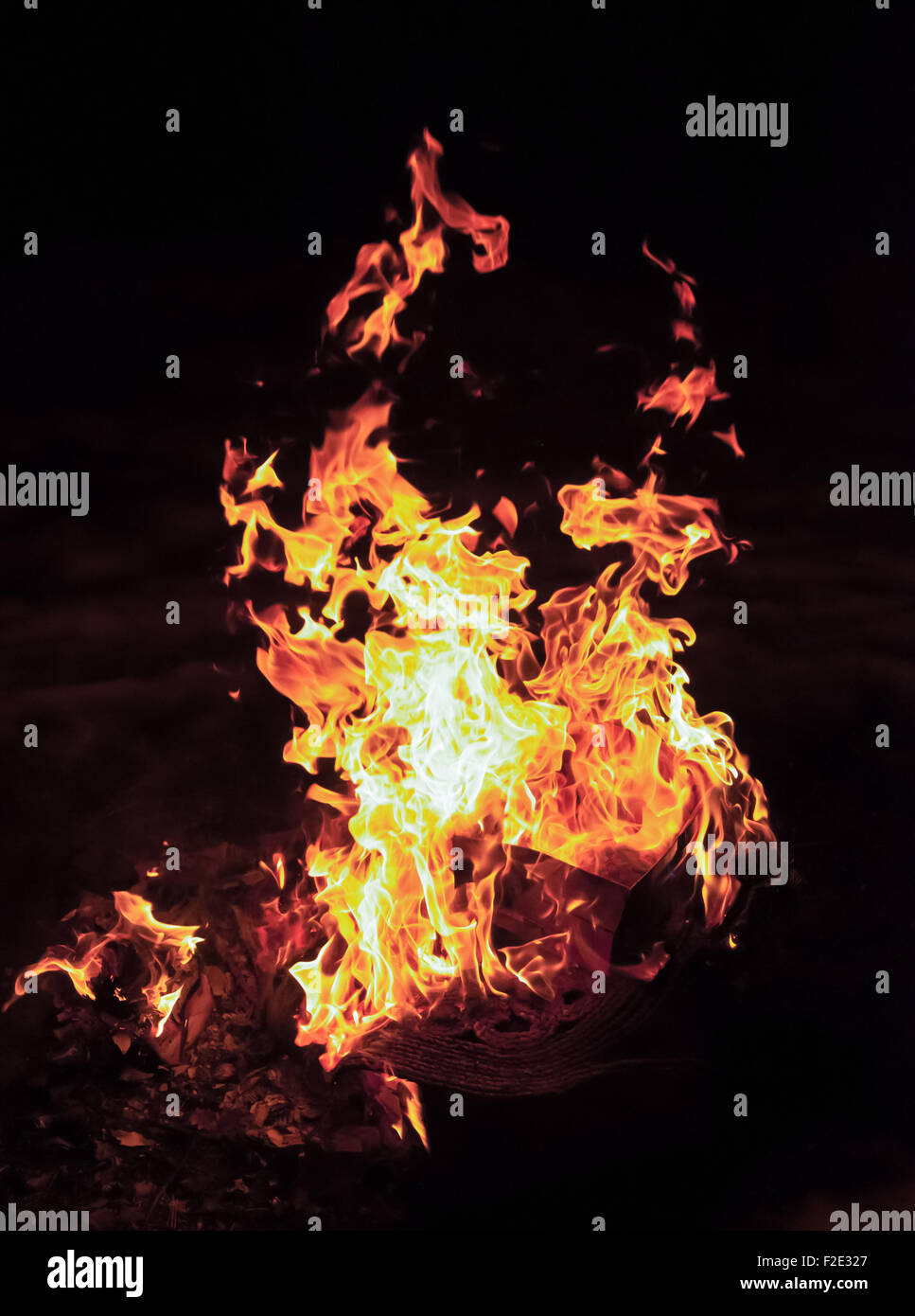 Bellow fire hi-res stock photography and images - Alamy