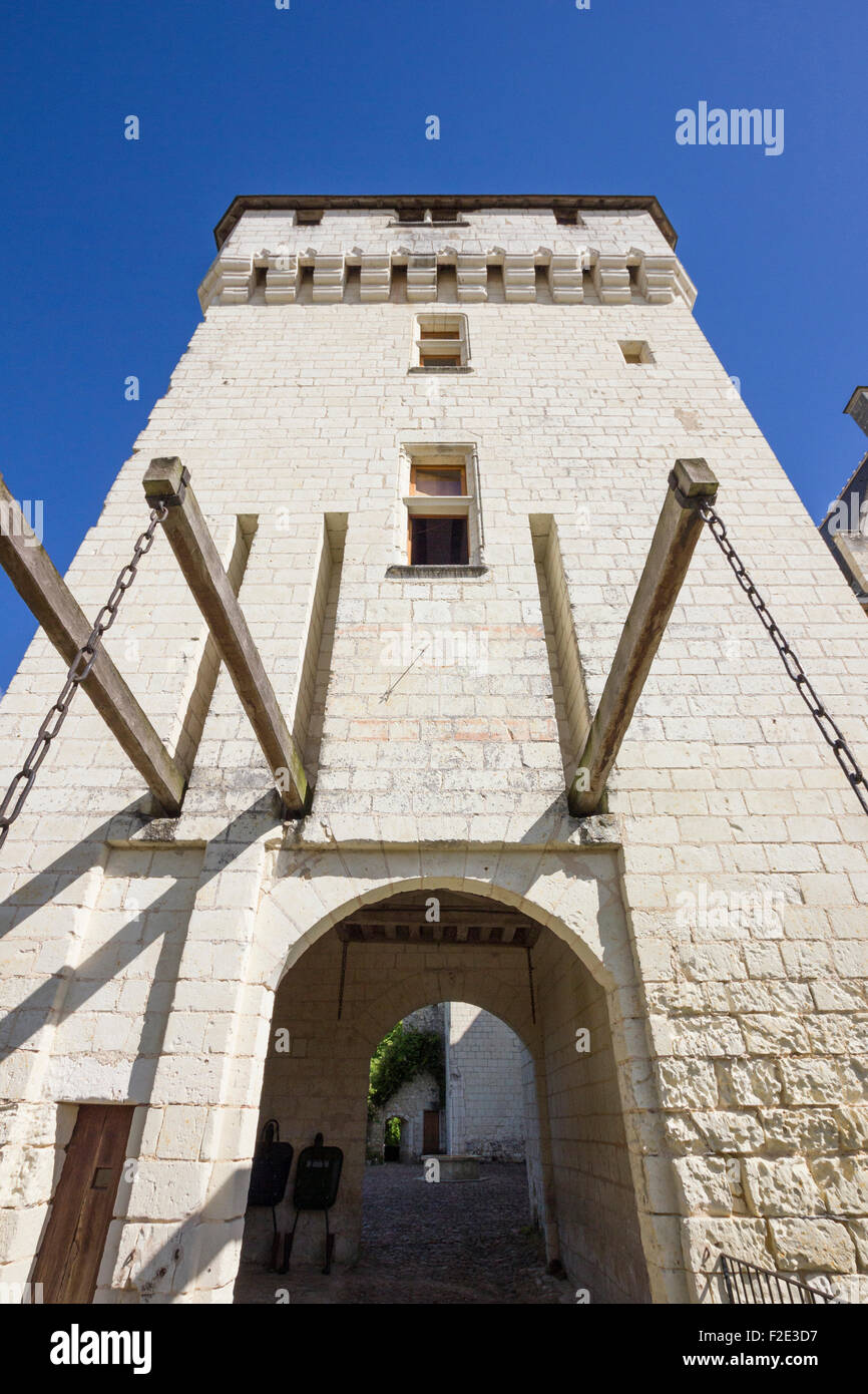 Castle drawbridge and portcullis hi-res stock photography and images ...