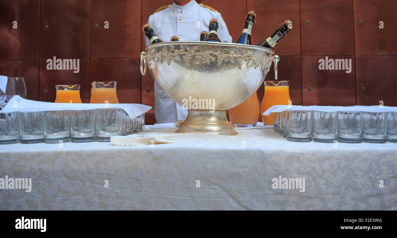 Buffet, Wine bottles in silver cold ice bucket Stock Photo - Alamy