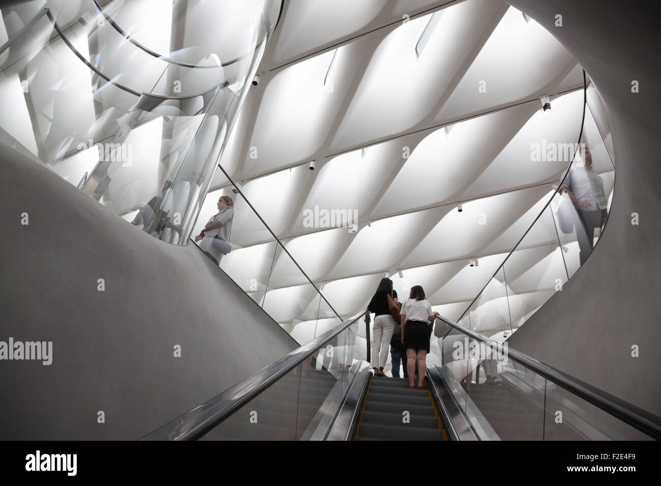 Los Angeles, California, USA. 16th Sep, 2015. The escalator to the 3rd ...