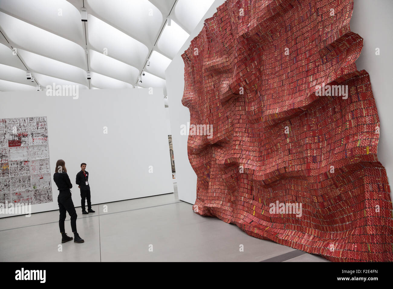 El anatsui artist sculpture hi-res stock photography and images - Alamy