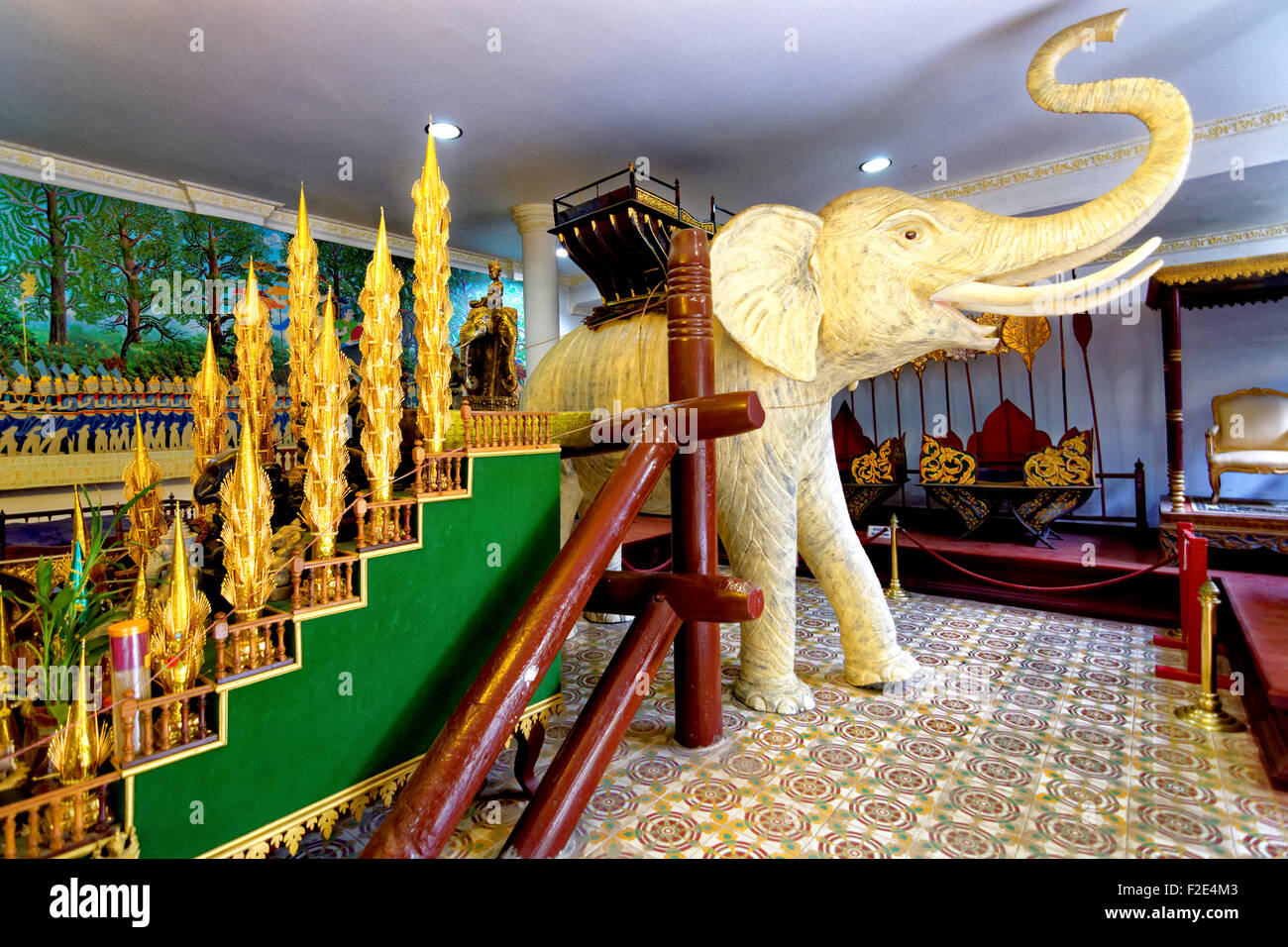 Riverfront Phnom Penh Cambodia, Sisowath quay, Riverside, promenade ...