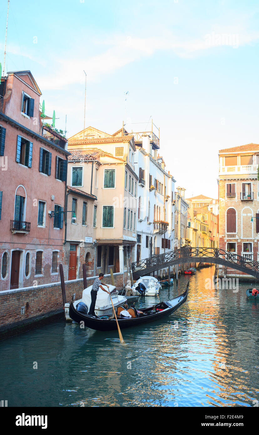 Photo of a typical Gondolier in Venice Stock Photo - Alamy