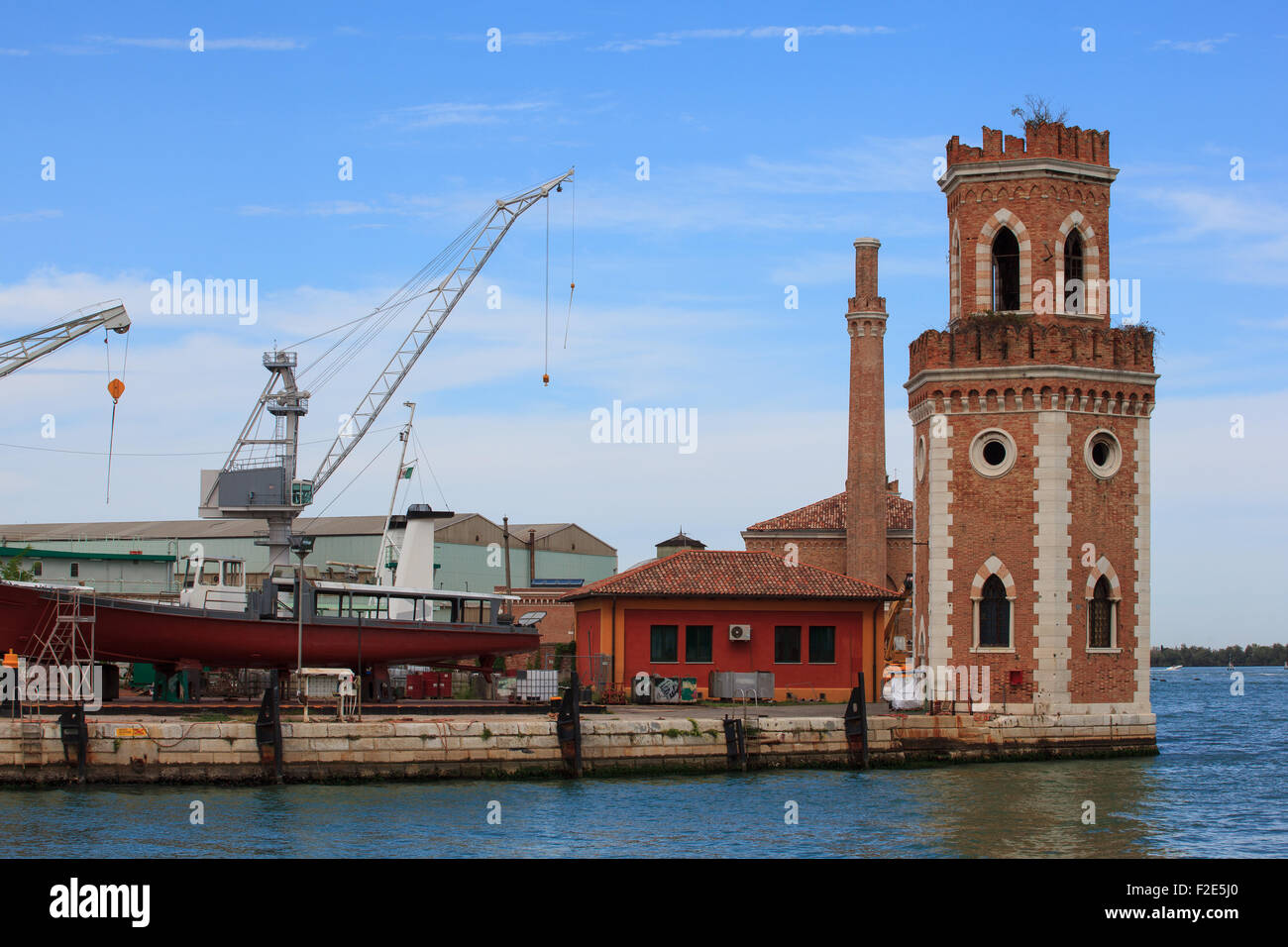 Arsenale of venice crane hi-res stock photography and images - Alamy