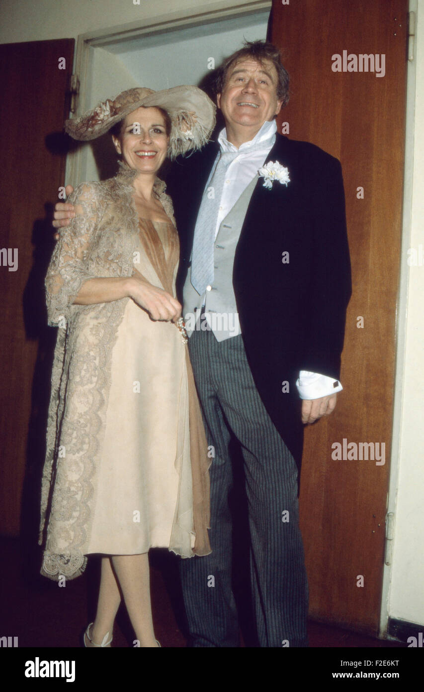 Der deutsche Showmaster Hans Joachim Kulenkampff und Schauspielerin ...