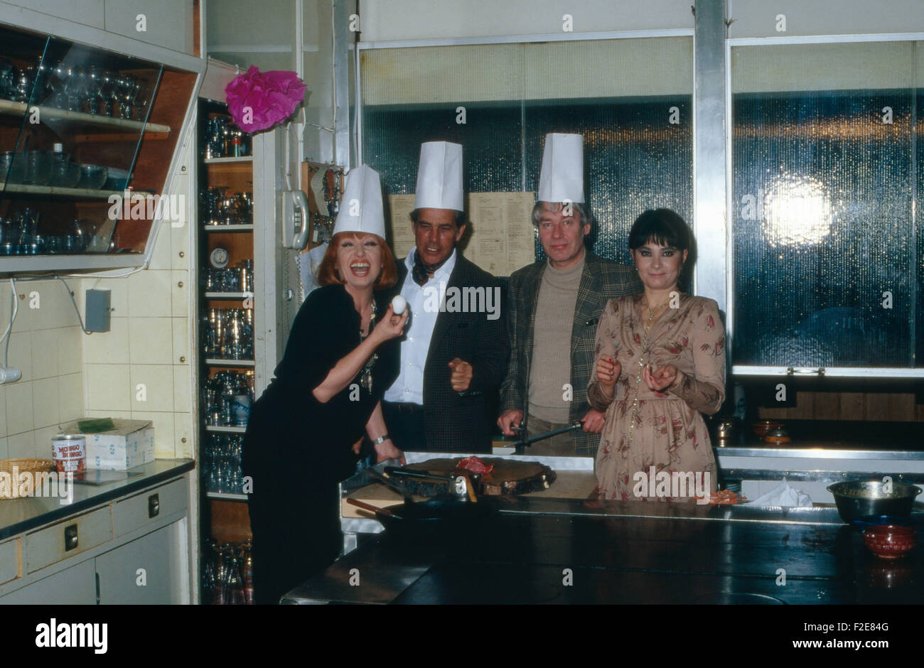 Schauspieler Beate Hasenau und Adrian Hoven mit Hartmut Reck und ...