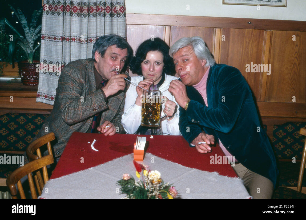 Volkstümliche Sängerin Lydia Huber mit den Schauspielern Kurt Jaggberg ...