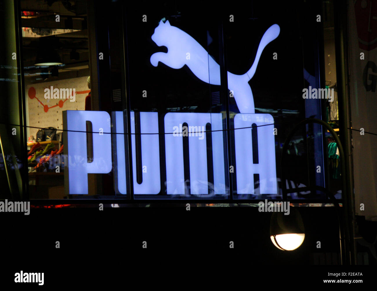 Sport sports puma logo hi-res stock photography and images - Alamy