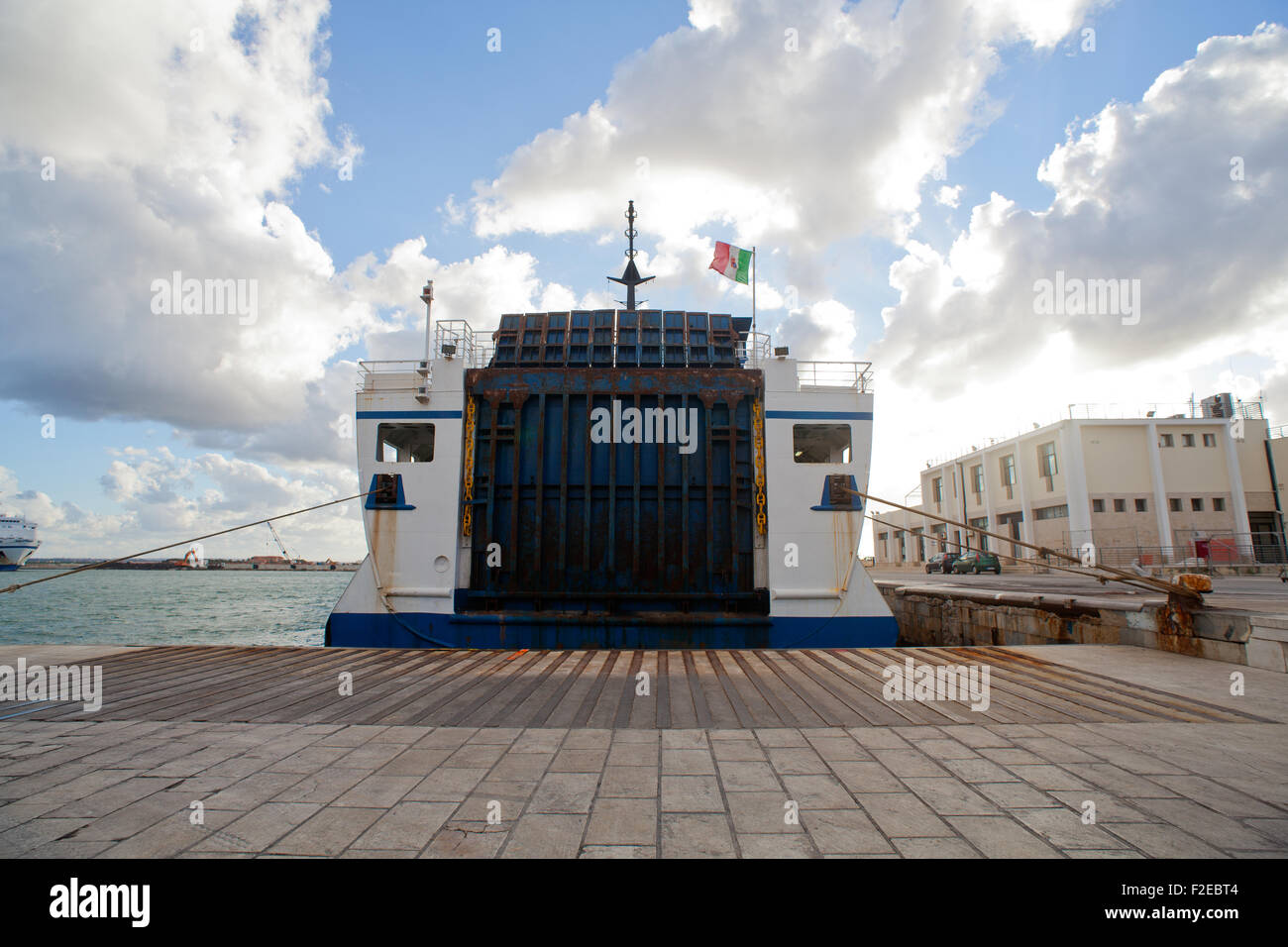 Ferry berthing hi-res stock photography and images - Alamy