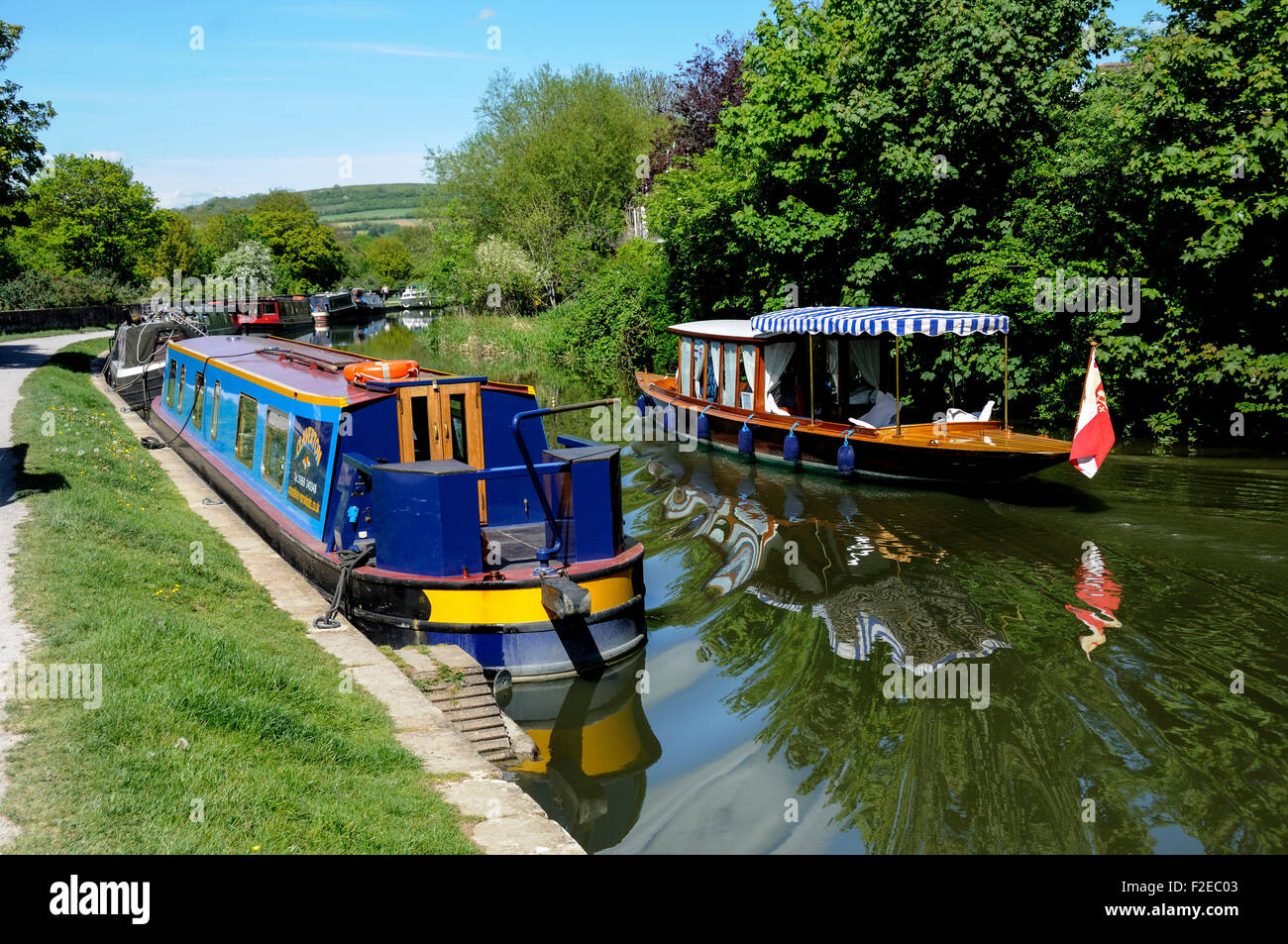 Canal bath somerset narrowboat hi-res stock photography and images - Alamy
