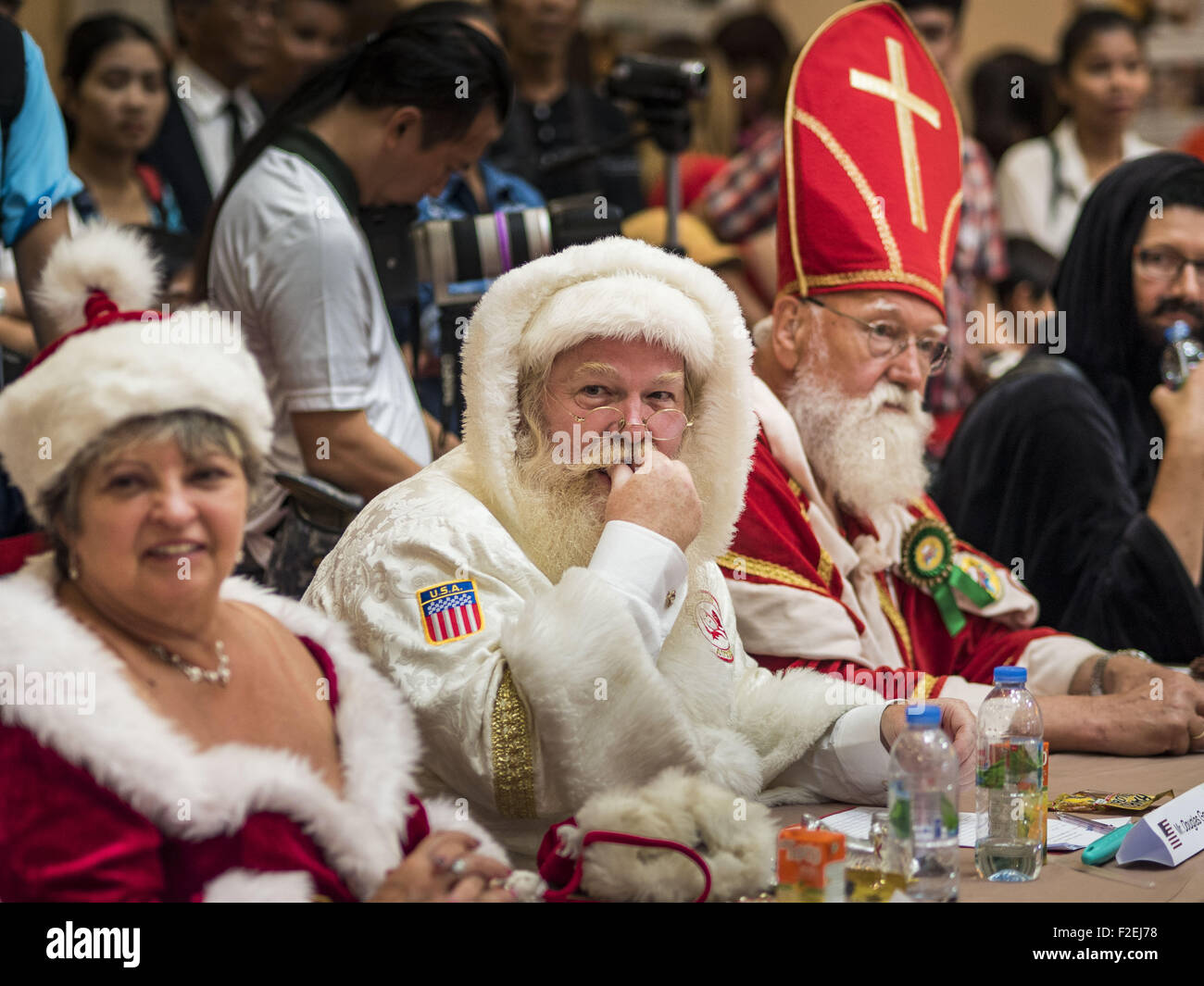 Bangkok, Thailand. 17th Sep, 2015. Santa Clauses from around the world ...