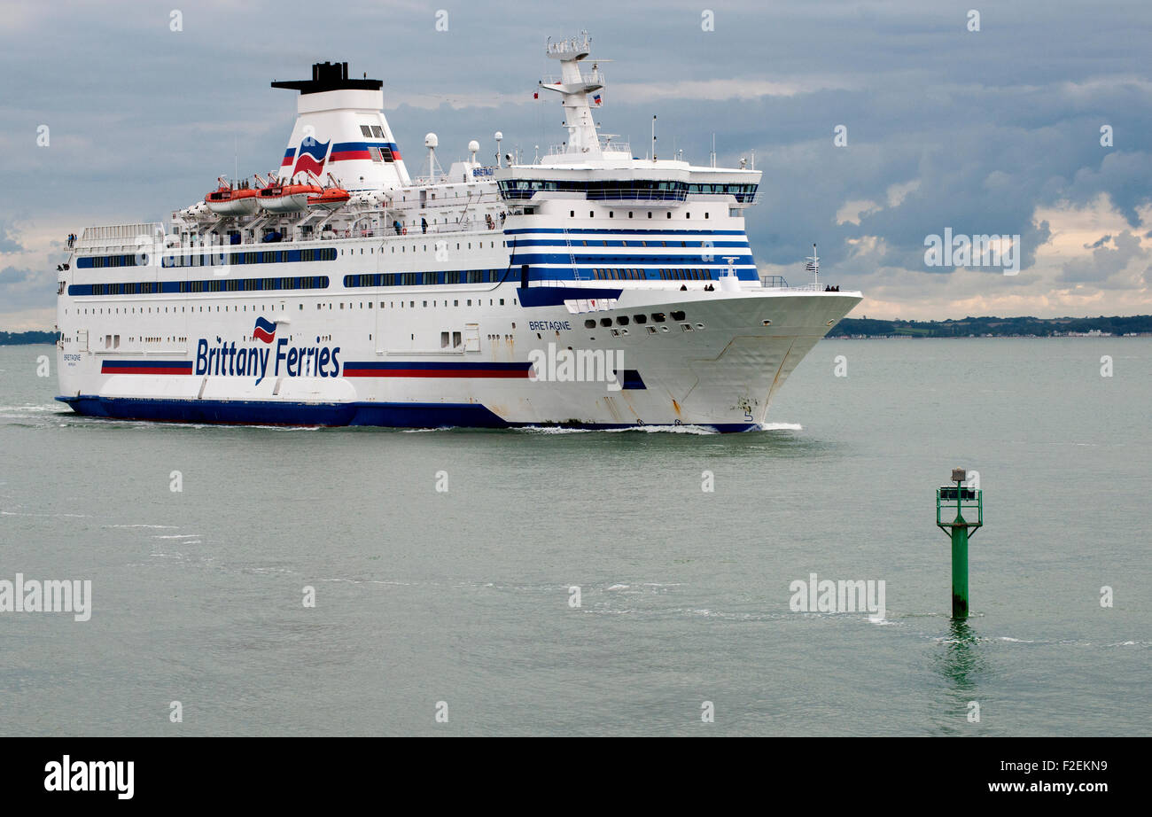 Brittany ferries cross channel ferry hi-res stock photography and ...