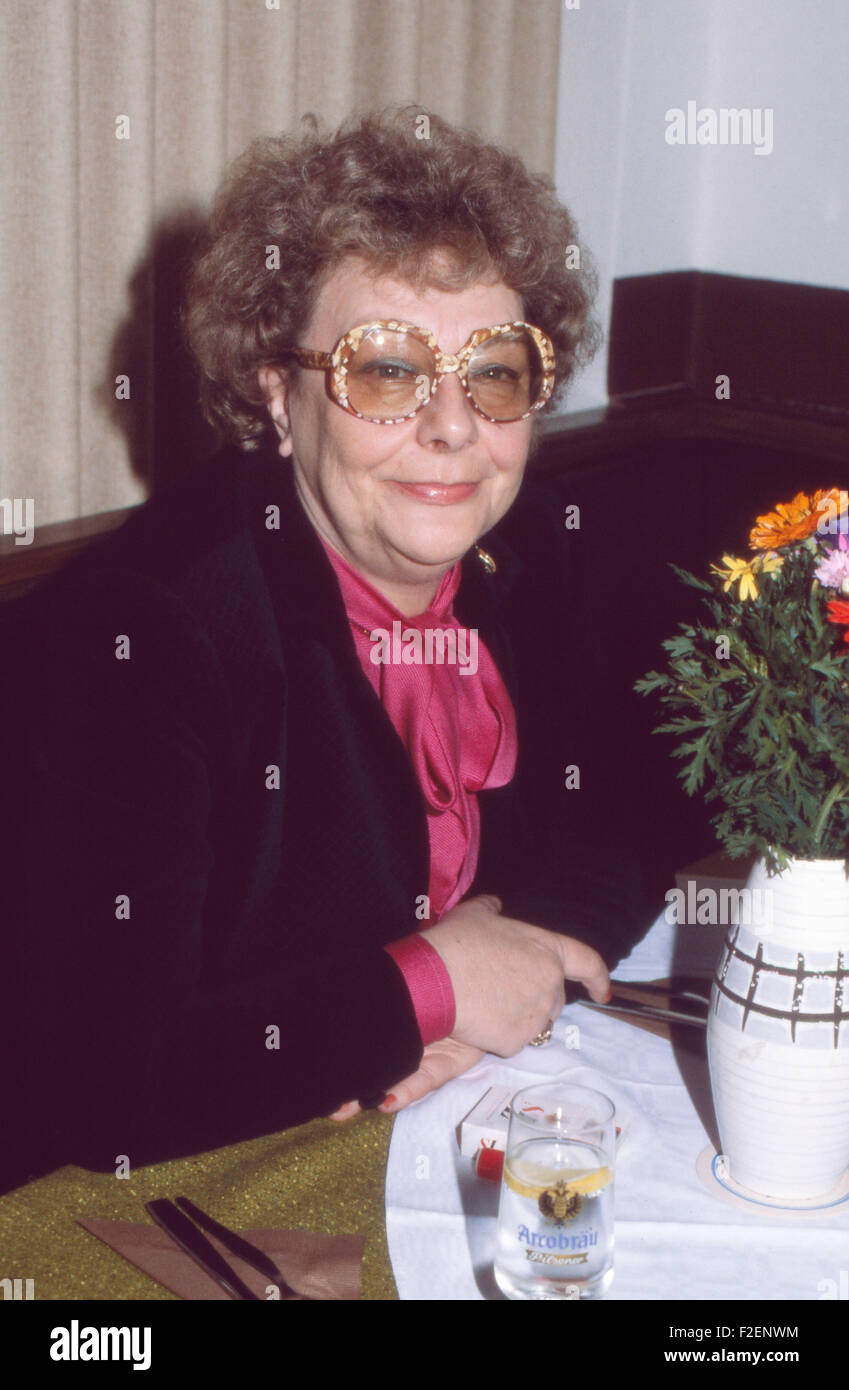 Schauspielerin Lis Verhoeven bei der Hochzeit von Schauspieler Wilfried ...