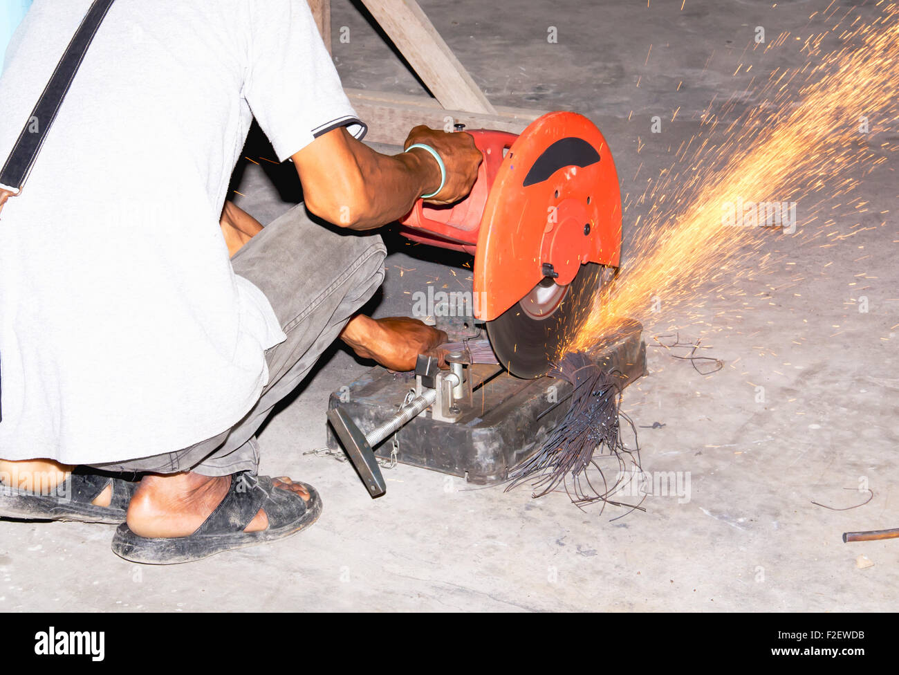 Workers are used to cut steel rod Stock Photo - Alamy
