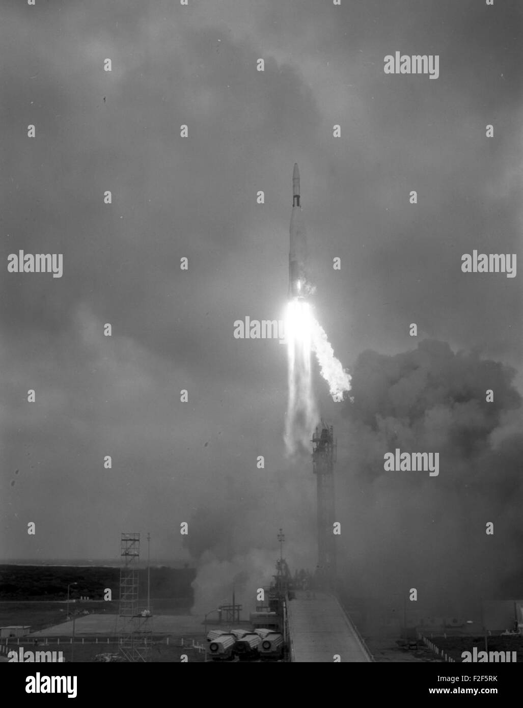 Atlas 215D Details Liftoff of Ranger 5 with Agena B Stock Photo - Alamy