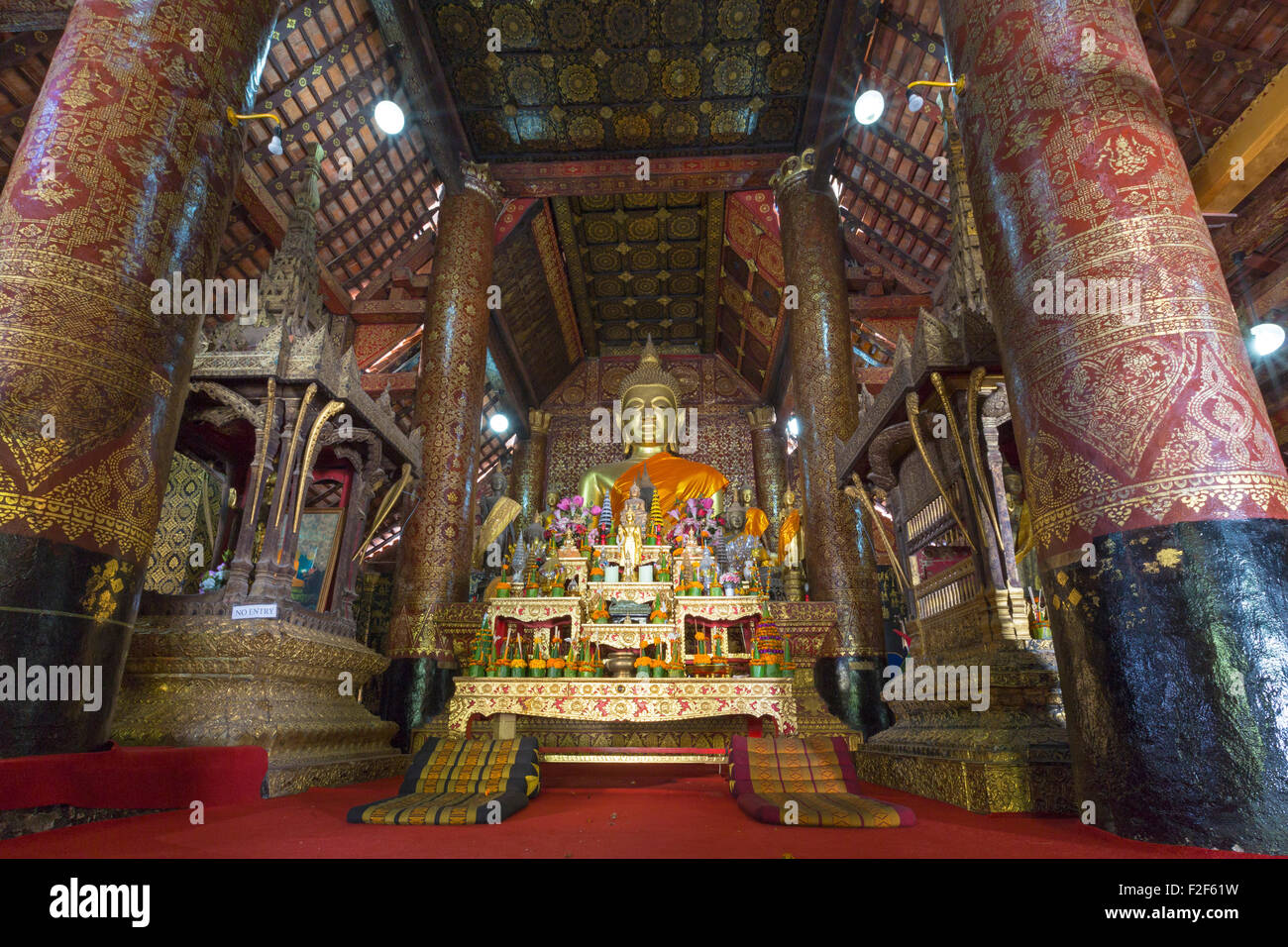Luang prabang laos altar hi-res stock photography and images - Alamy