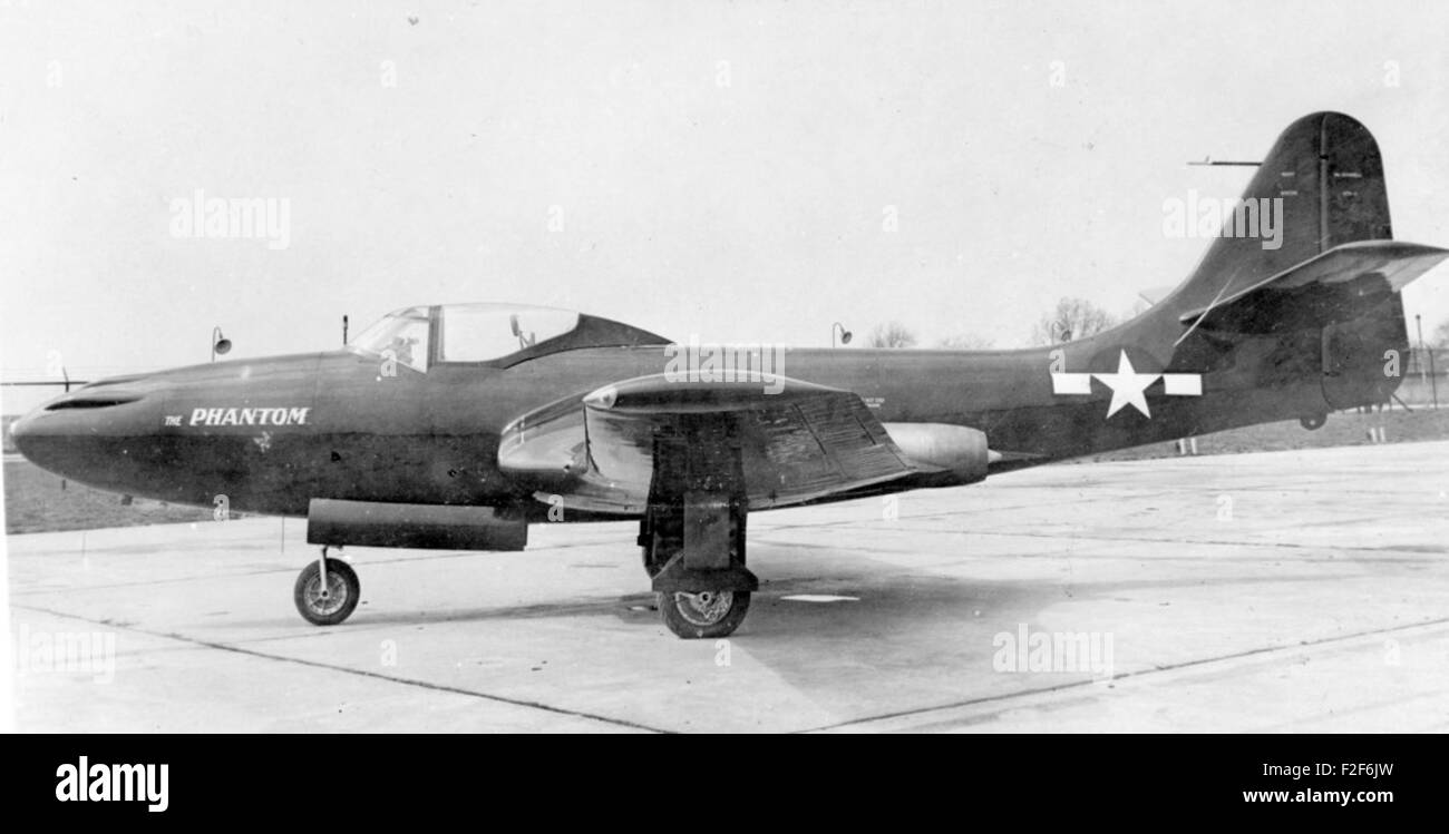 Mcdonnell fh 1 phantom hi-res stock photography and images - Alamy