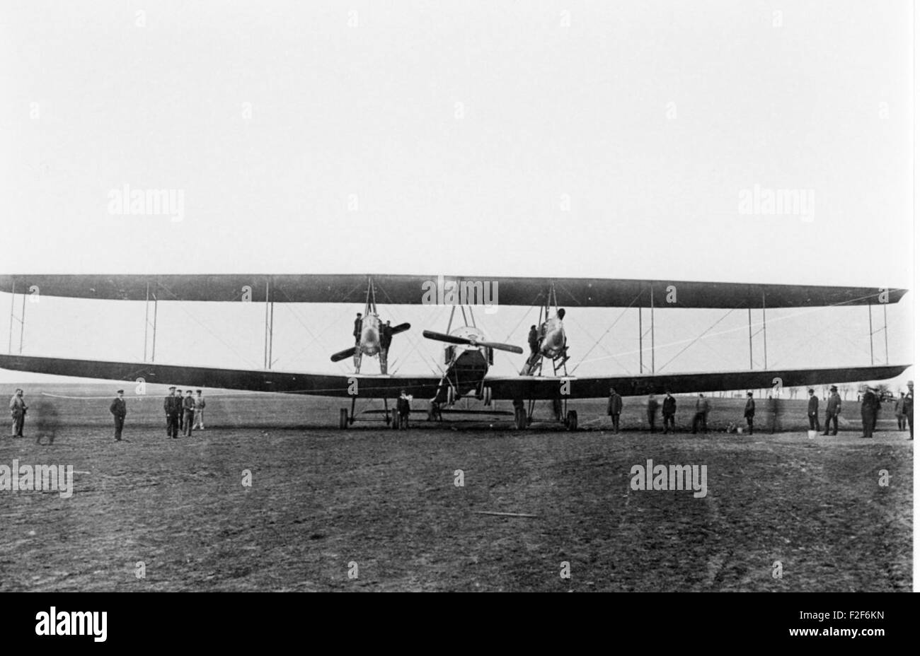 The Zeppelin-Staaken VGO I was a German World War I bomber designed for ...