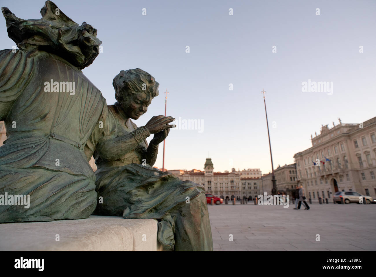 Photo of bronze statue in trieste hi-res stock photography and images ...