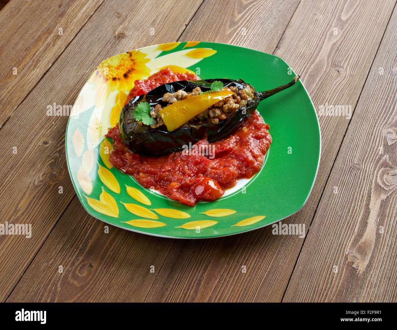 Karnıyarık - Turkish and Iranian dish consisting of eggplant stuffed ...
