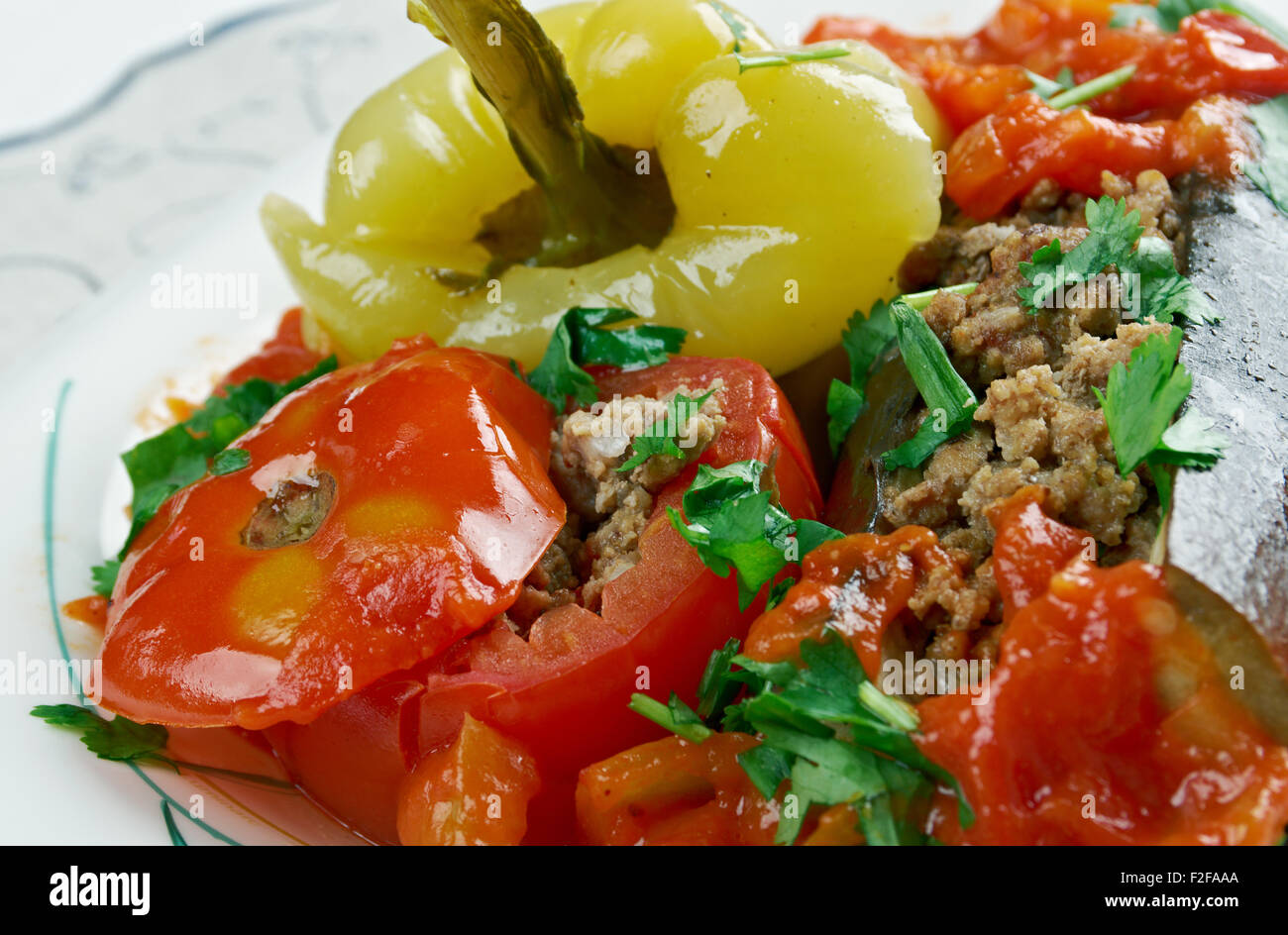 Badimcan, biber, pomidor dolmasi - Stuffed aubergines, peppers and ...
