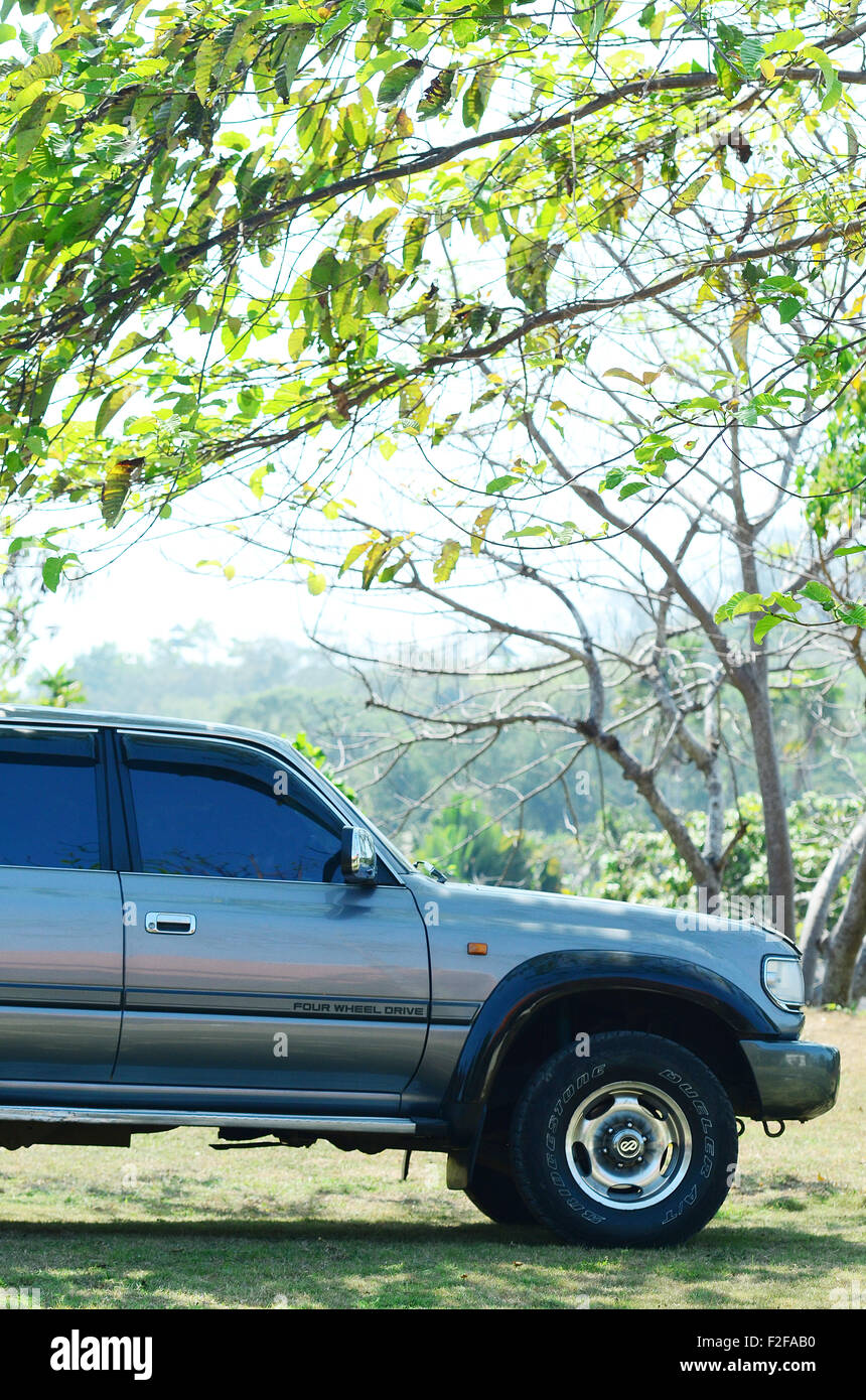 Toyota land cruiser side view hi-res stock photography and images - Alamy