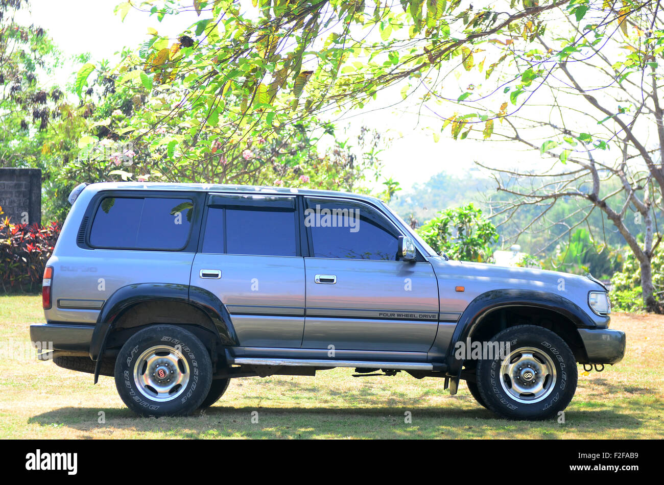 Toyota Land Cruiser Side View High Resolution Stock Photography and ...