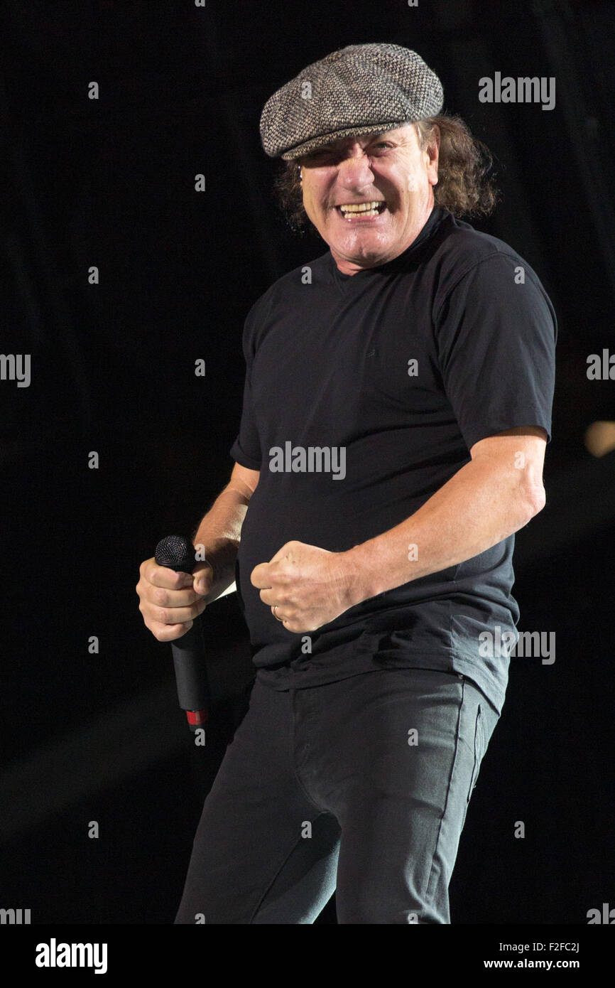 Chicago, Illinois, USA. 15th Sep, 2015. Singer BRIAN JOHNSON of AC/DC ...