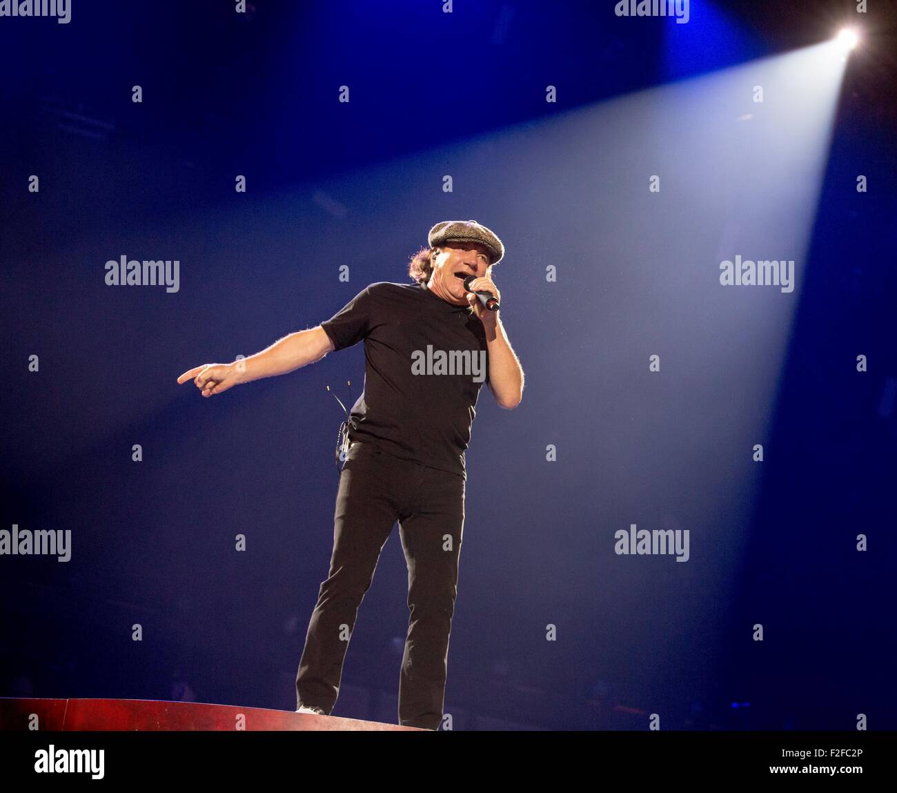 Chicago, Illinois, USA. 15th Sep, 2015. Singer BRIAN JOHNSON of AC/DC ...