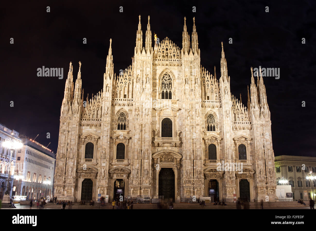 Night view piazza di hi-res stock photography and images - Alamy
