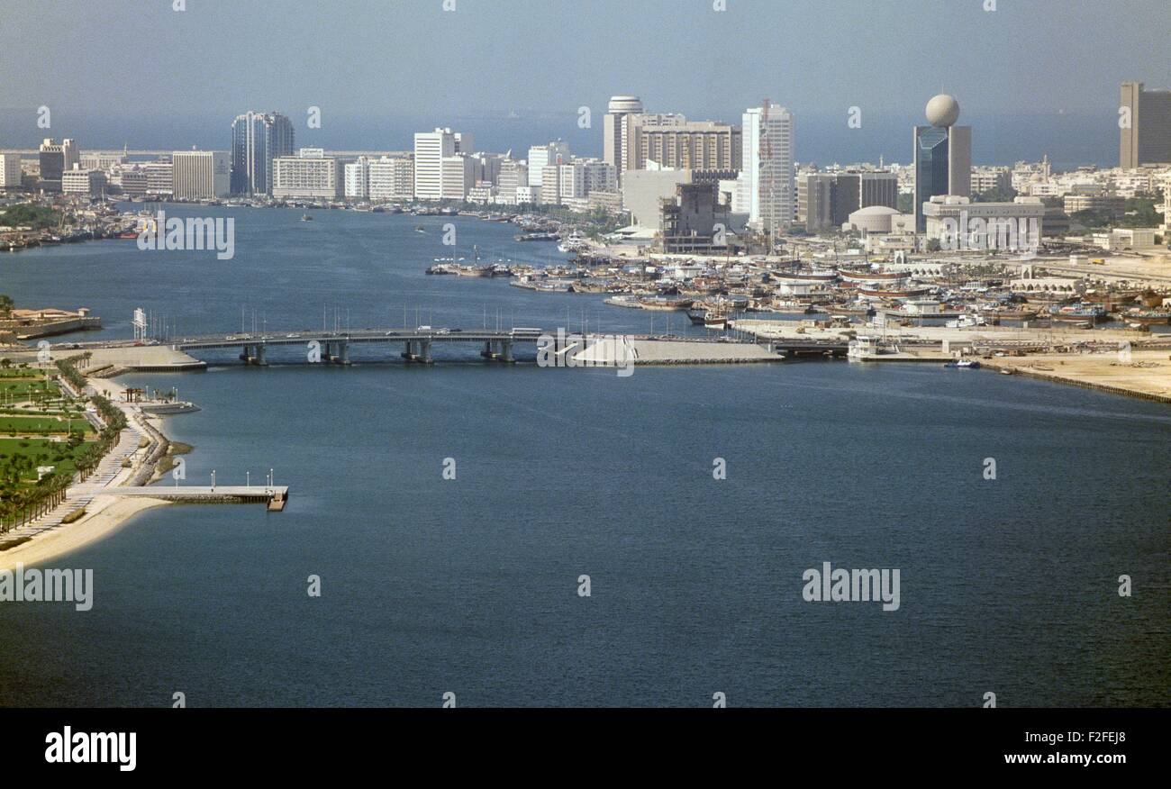 Dubai united arab emirates 1990 hi-res stock photography and images - Alamy
