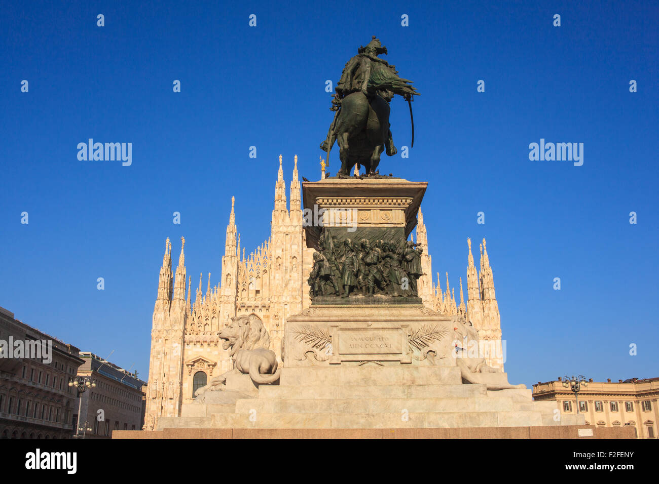 Duomo and Vittorio Emanuele II monument in Milan, Italy Stock Photo - Alamy