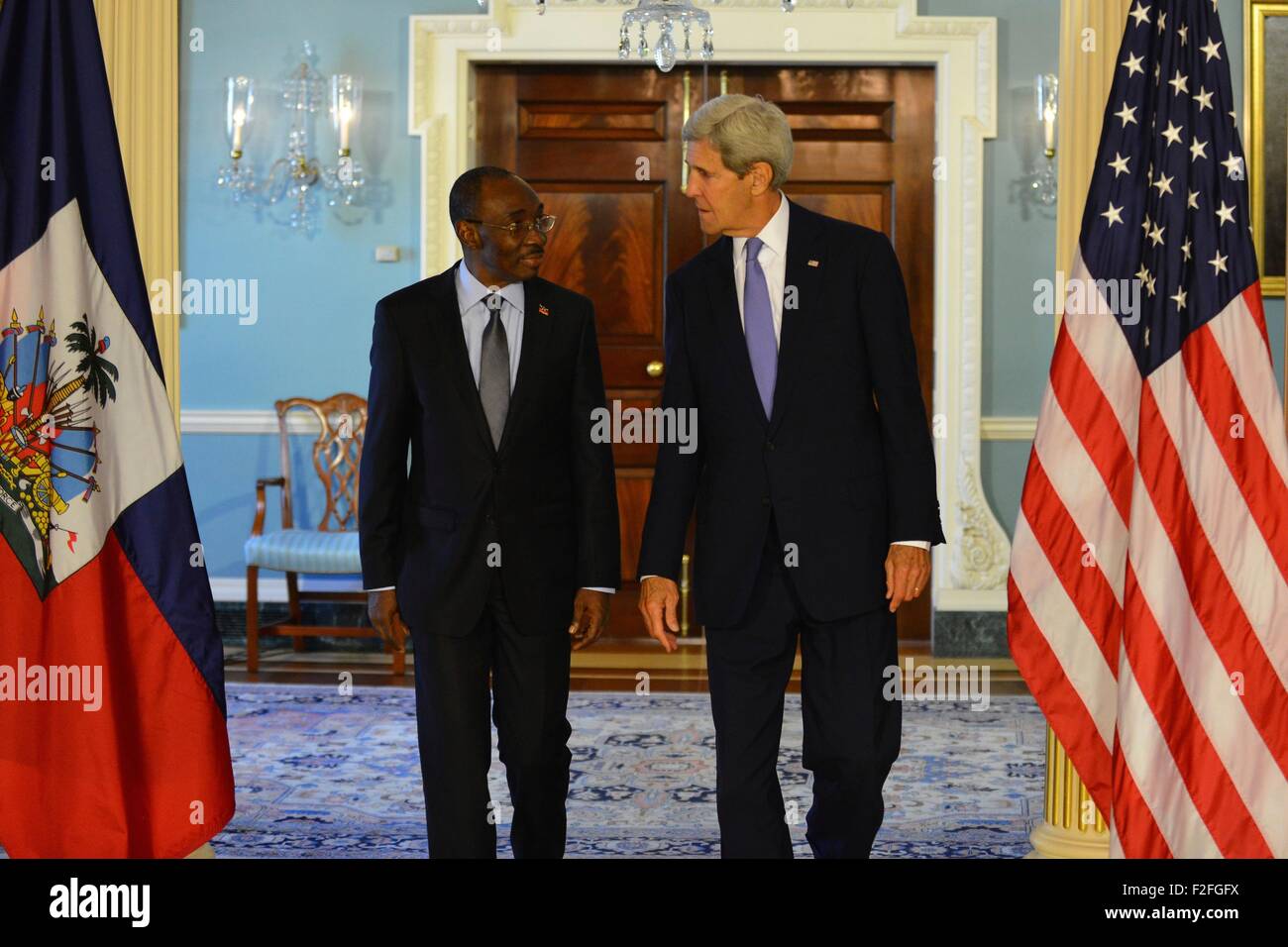 Haitian prime minister hi-res stock photography and images - Alamy