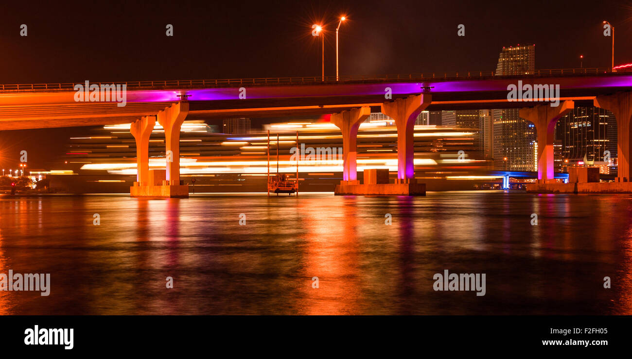 Bridge across the Atlantic ocean, MacArthur Causeway Bridge, Miami ...
