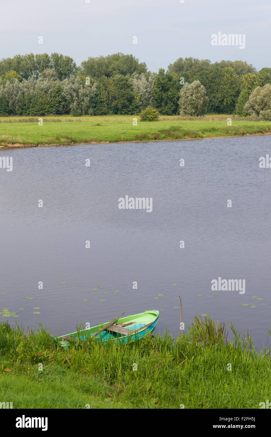 Green rowing boat hi-res stock photography and images - Alamy