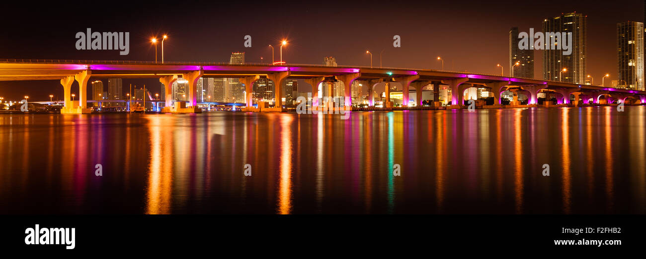 Bridge across the Atlantic ocean, MacArthur Causeway Bridge, Miami ...