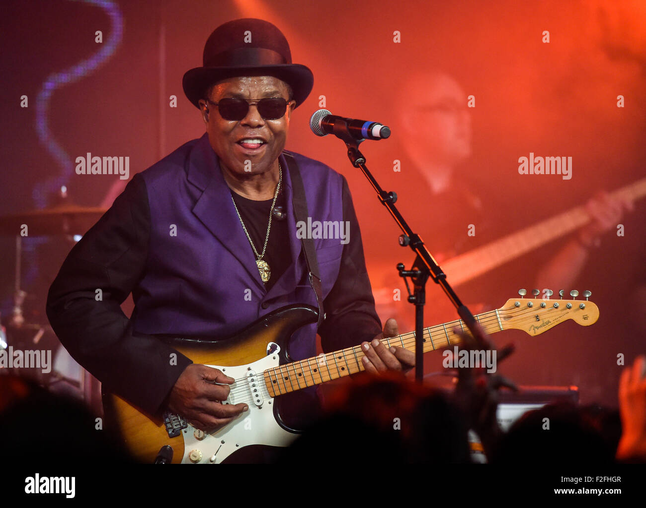 Tito Jackson Live at Under The Bridge in Chelsea, performing solo with ...