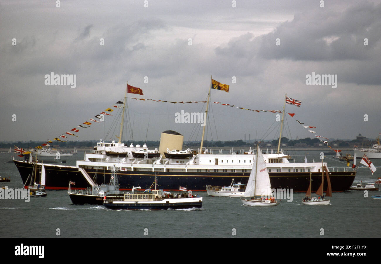 AJAX NEWS PHOTOS. 1977. SPITHEAD, ENGLAND. - ROYAL YACHT - THE ROYAL ...