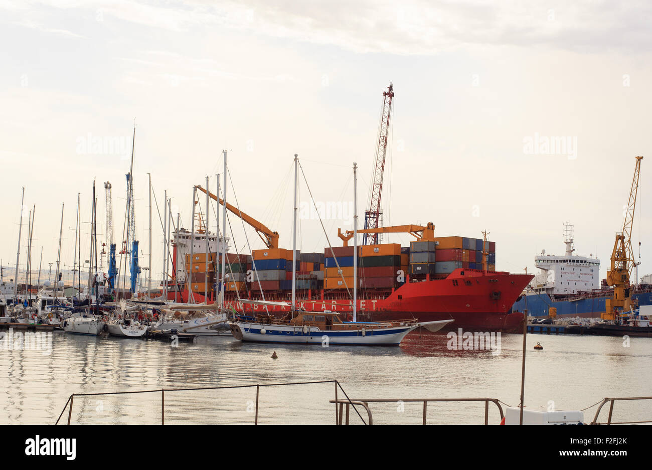 View of the Ships in the Trapani harbor, Italy Stock Photo - Alamy