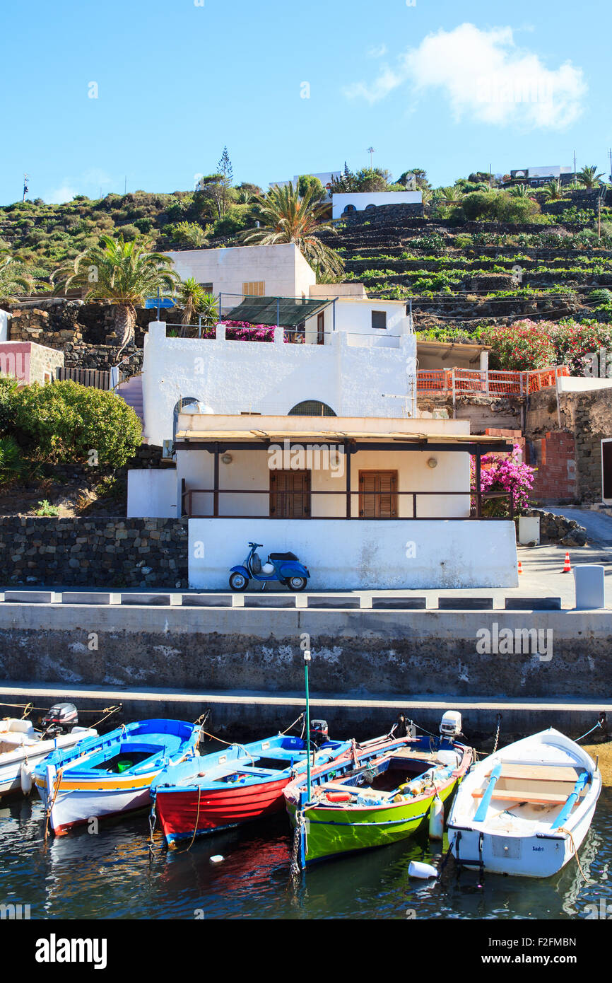 Gadir hi-res stock photography and images - Alamy