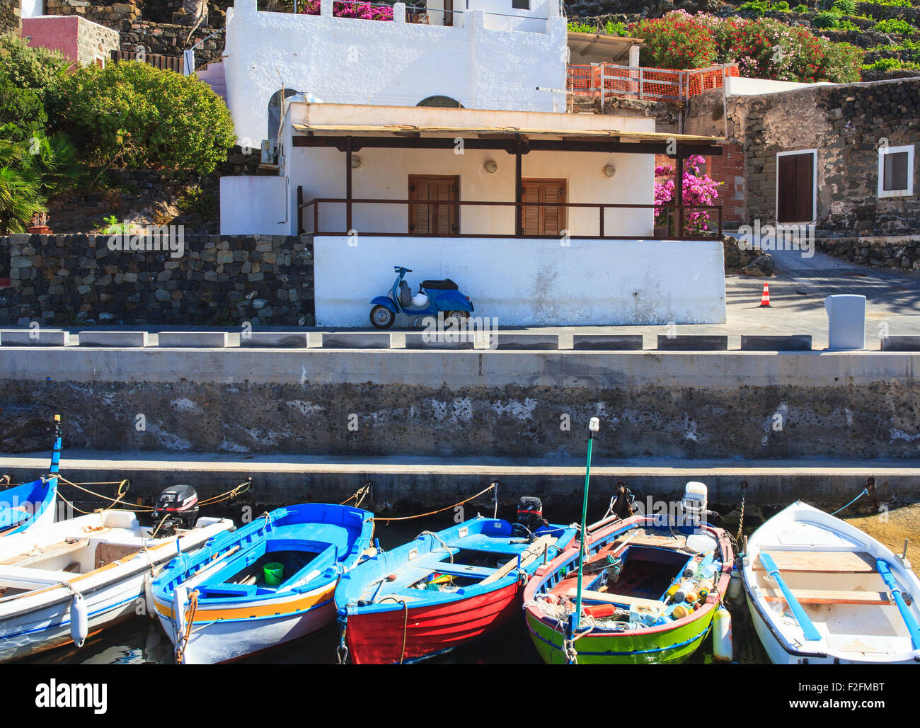 Gadir hi-res stock photography and images - Alamy