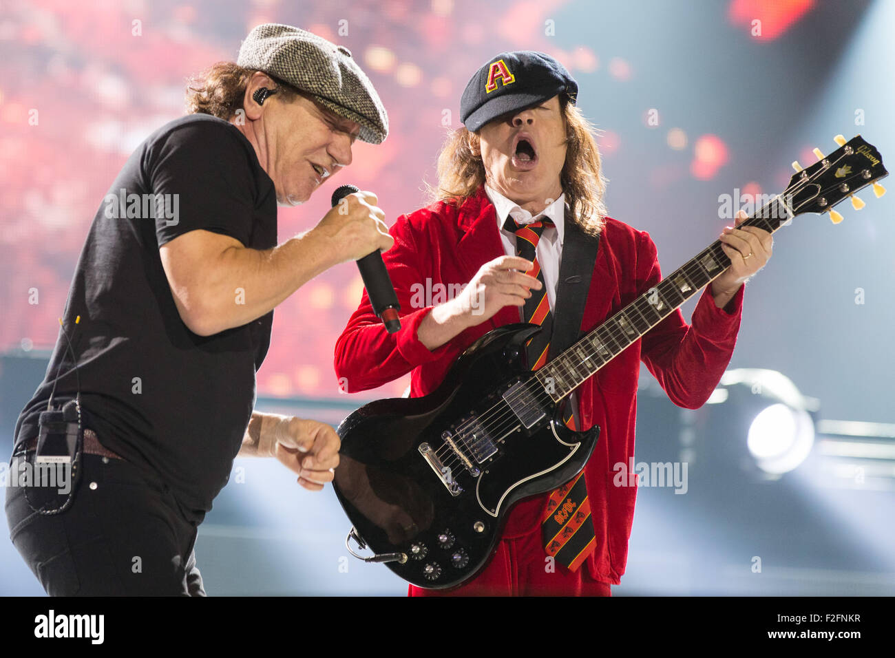 Angus young brian johnson hi-res stock photography and images - Alamy