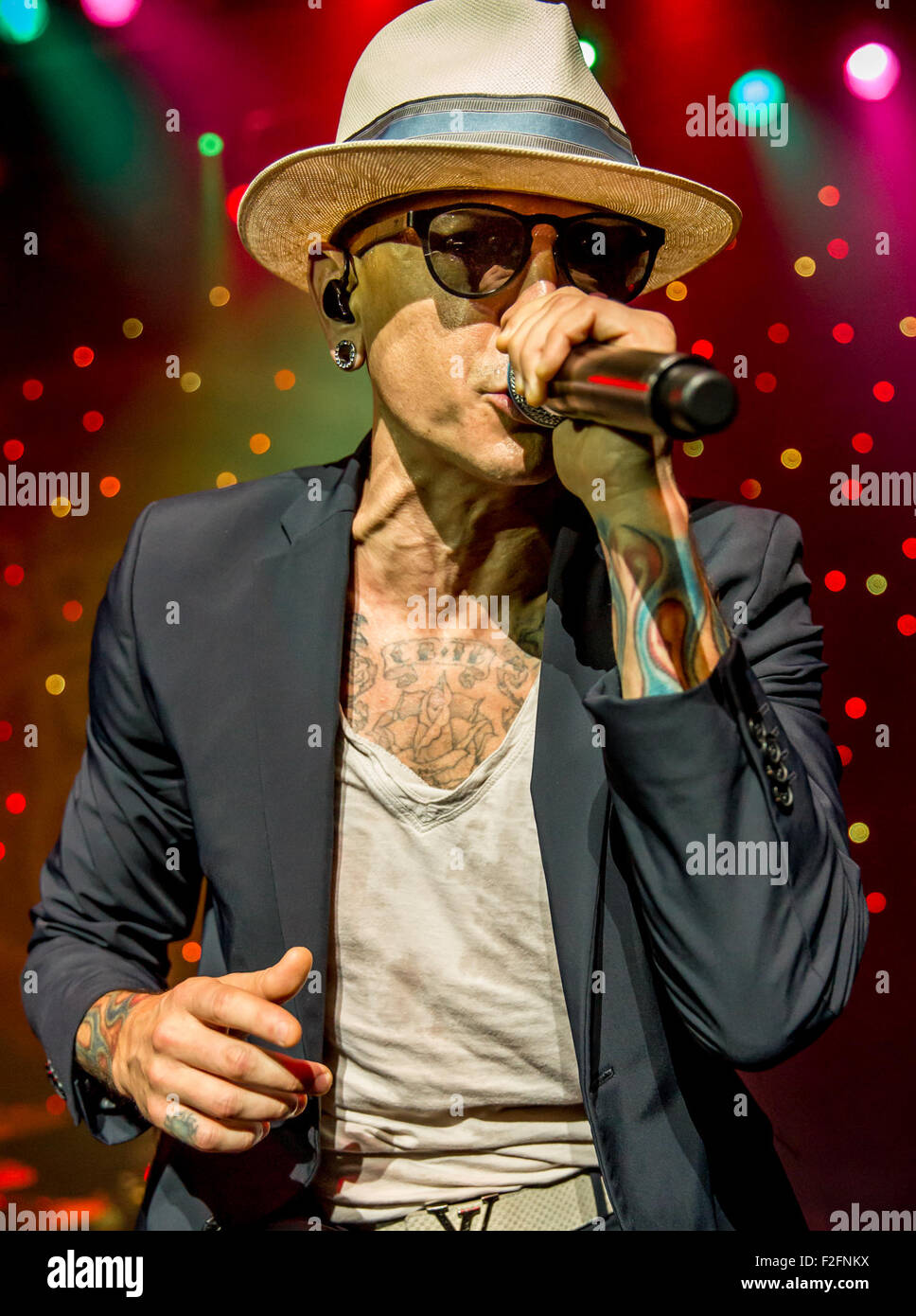 Detroit, Michigan, USA. 16th Sep, 2015. CHESTER BENNINGTON, new front ...