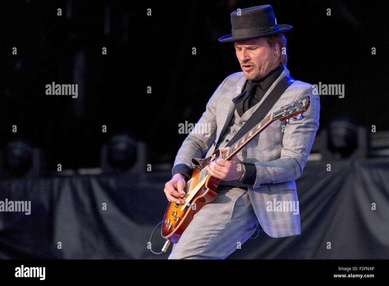 Chicago, Illinois, USA. 15th Sep, 2015. Guitarist NALLE COLT of Vintage ...