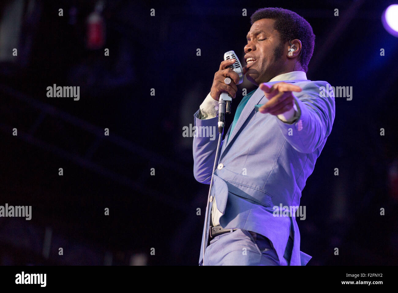 Chicago, Illinois, USA. 15th Sep, 2015. Singer TY TAYLOR of Vintage ...